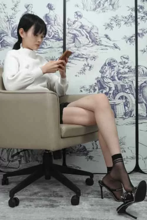 可爱妹子展示她性感的36码小脚[1V 1.3G百度网盘] [1V-1.3GB] | 足控-足控社-足控福利-足控福利社