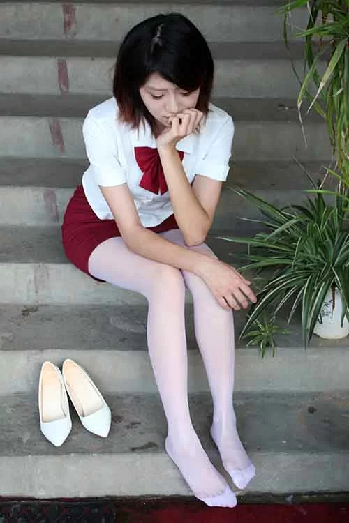 初夏女神-KiKi~包臀裙制服白丝美腿[100P1V 1.6G百度网盘] [100p1v-1.6GB] | 足控-足控社-足控福利-足控福利社